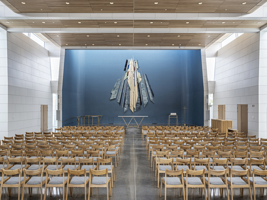 Arkitektur og kunstutsmykking i Nye Østre Porsgrunn kirke Arkitektur og kunstutsmykking i Nye Østre Porsgrunn kirke